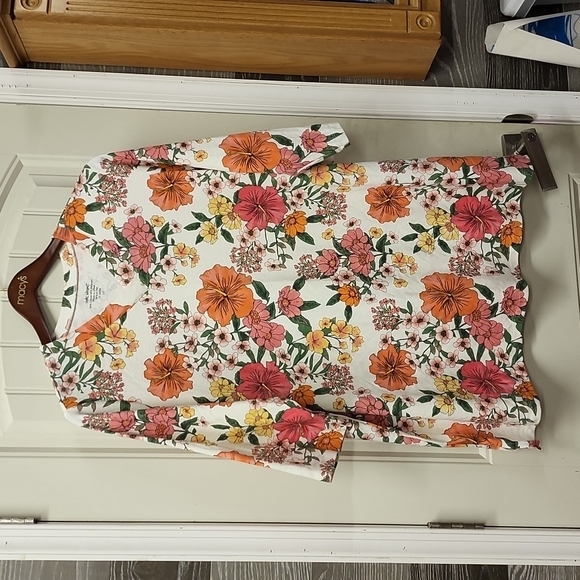 Vicki Wayne | Tops | Vicki Wayne Orange Yellow Floral Resort Wear Size ...